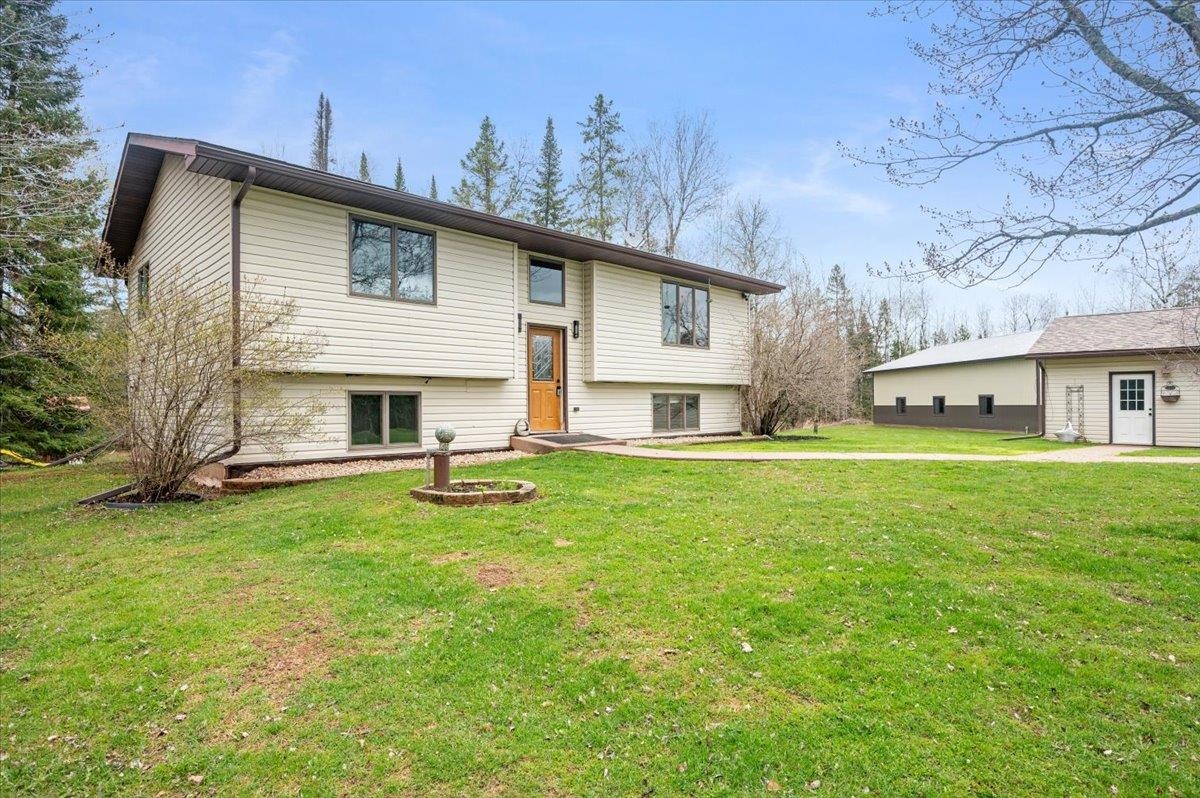 9111 E Potter Rd, South Range, WI 54874 | $400,000 | SF/Detached | Sold