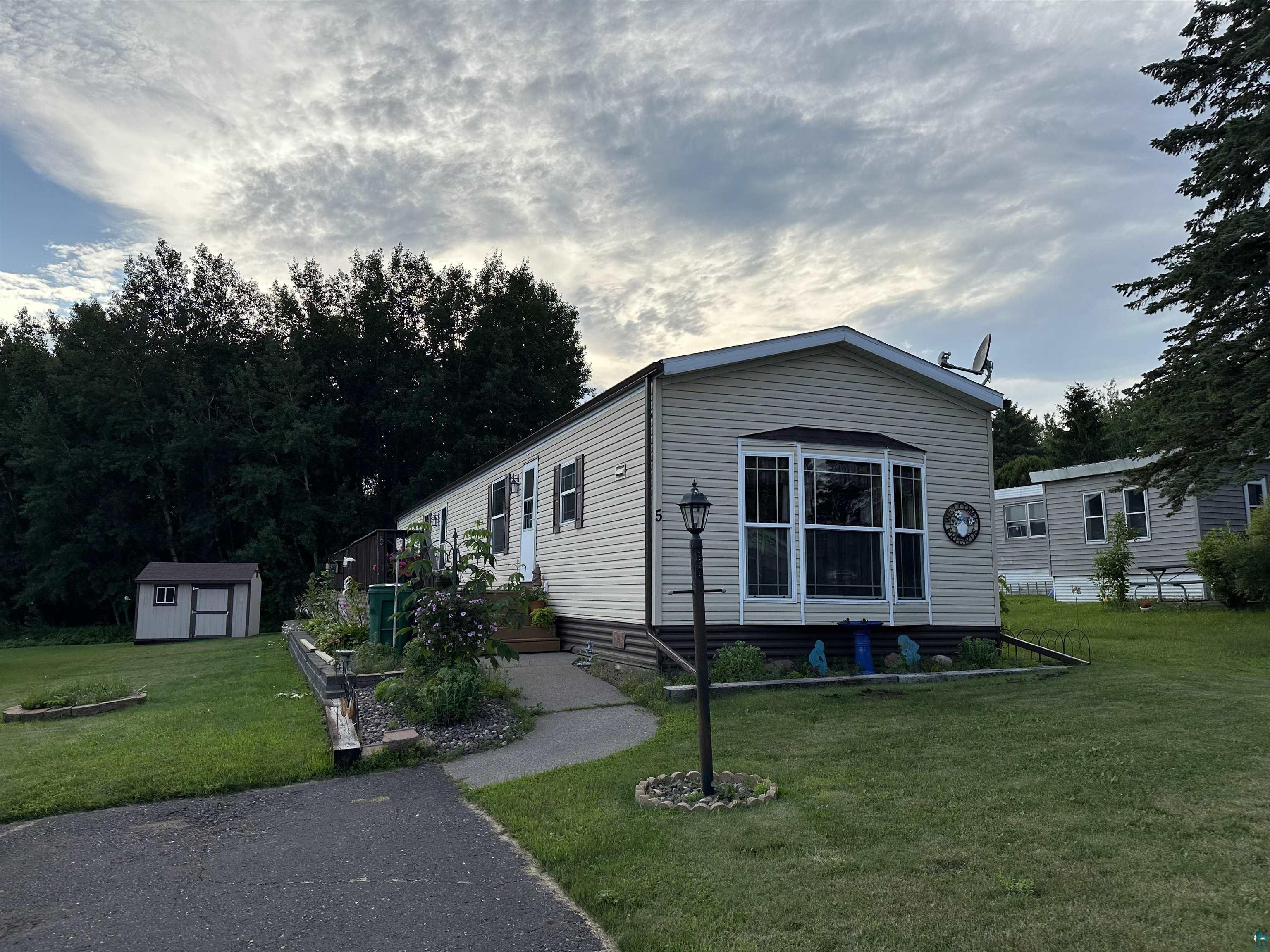 5 Barker Dr, Duluth, MN 55808 | $48,900 | SF/Detached | Sold