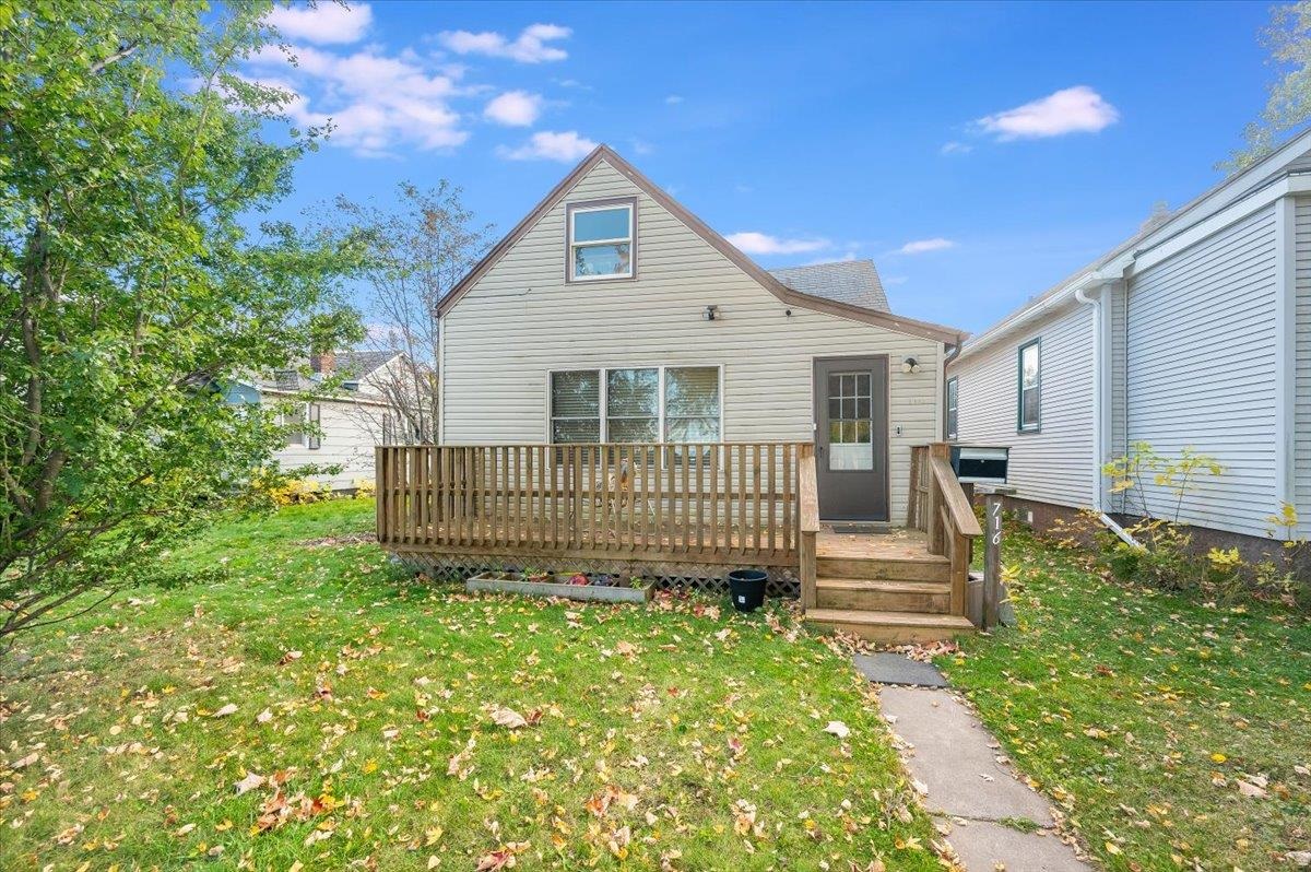 Single Family Residential: 716 Broadway St Superior Wisconsin 54880