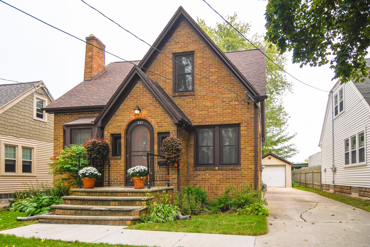 821 Catherine Street, Green Bay, WI 54301