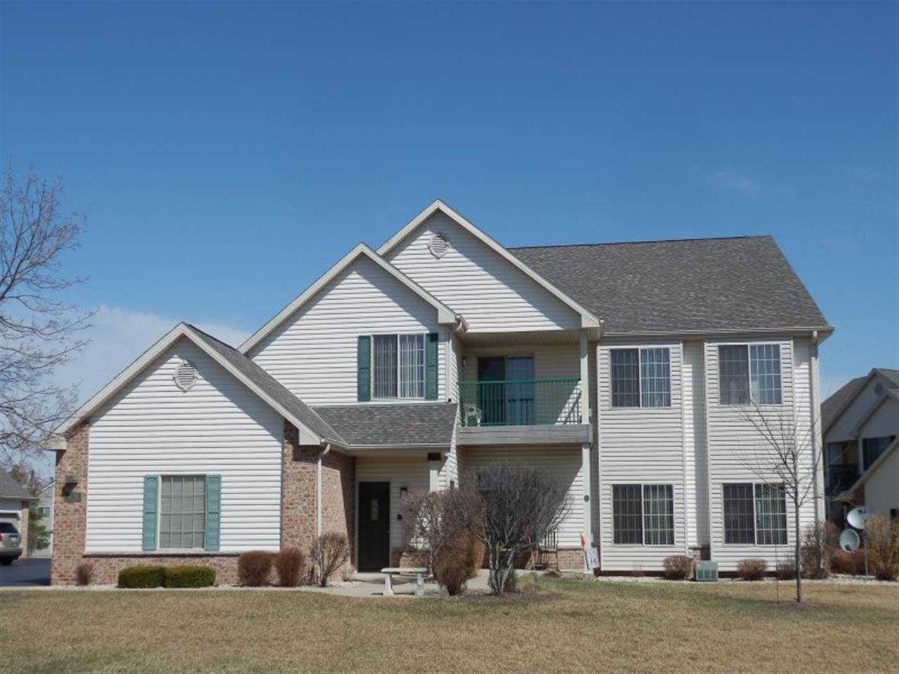 120 Pheasant Run B WI 53038-9685 - Adashun Jones