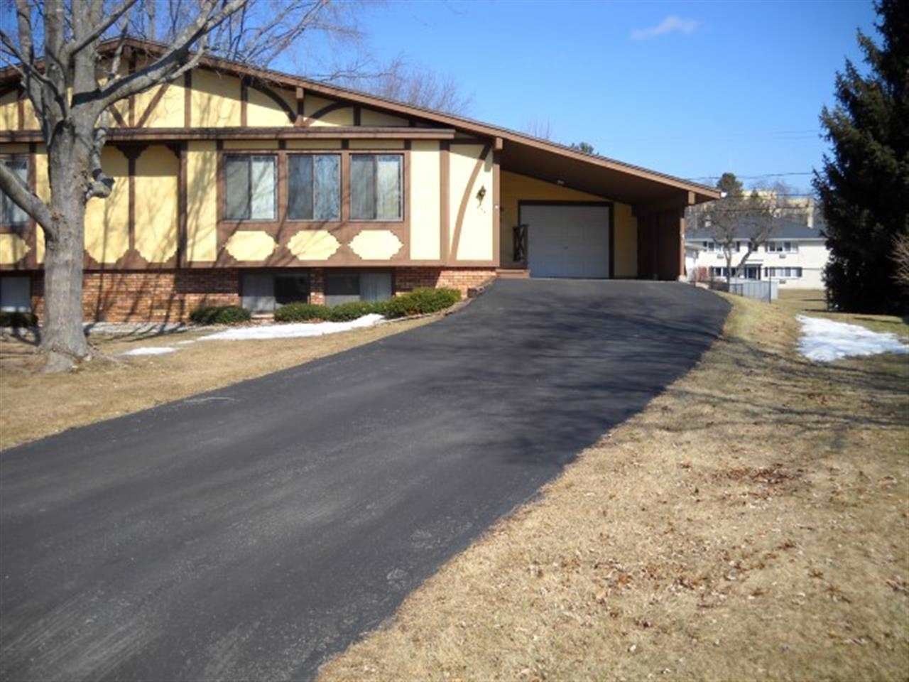 811 11th Street WI 53913 - Adashun Jones