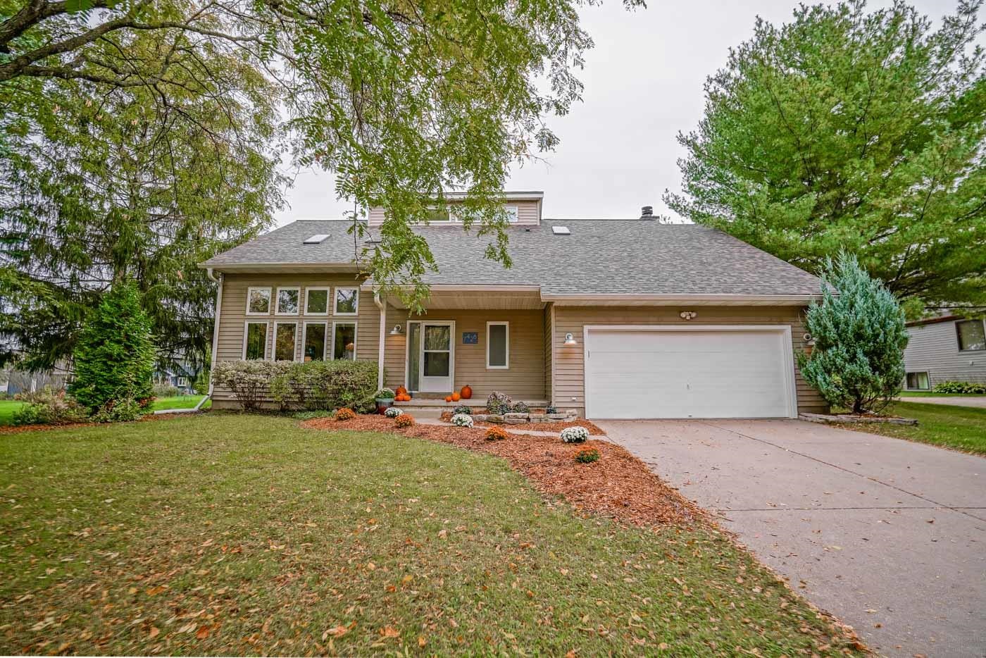 7426 Longmeadow Rd, Madison, WI 53717