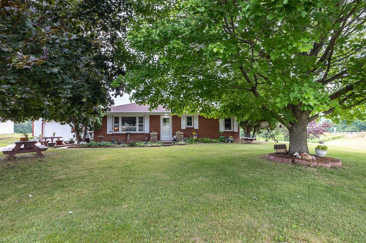 Commercial for sale in Jamestown, Wisconsin, 1958784